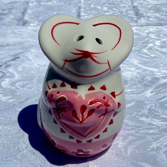 Laura Gates | Other | Laura Gates Ceramic Parmesan Shaker Mouse | Poshmark